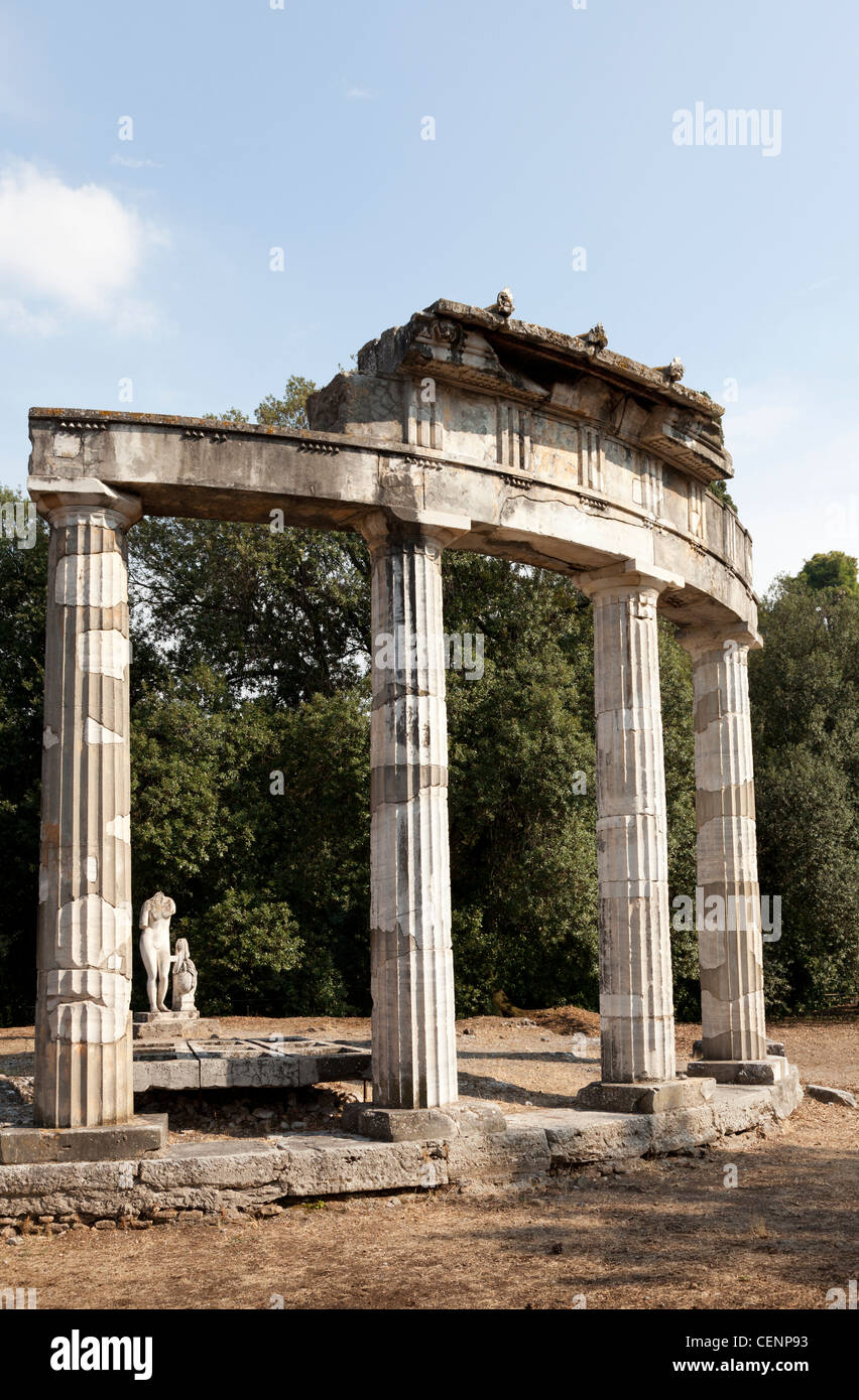 History hadrians temple hi-res stock photography and images - Alamy