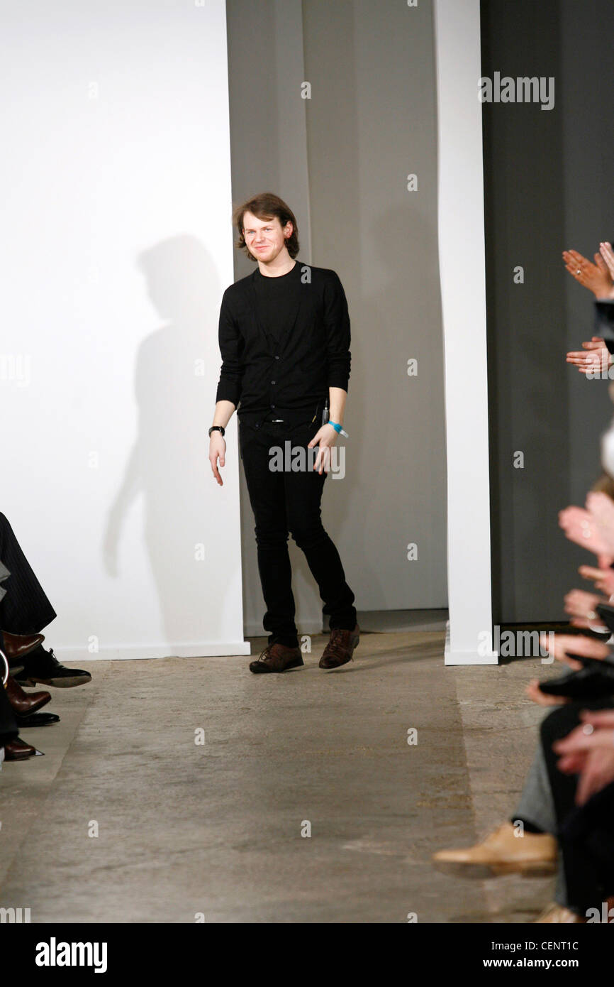 Christopher Kane London Ready to Wear Autumn Winter Fashion designer ...