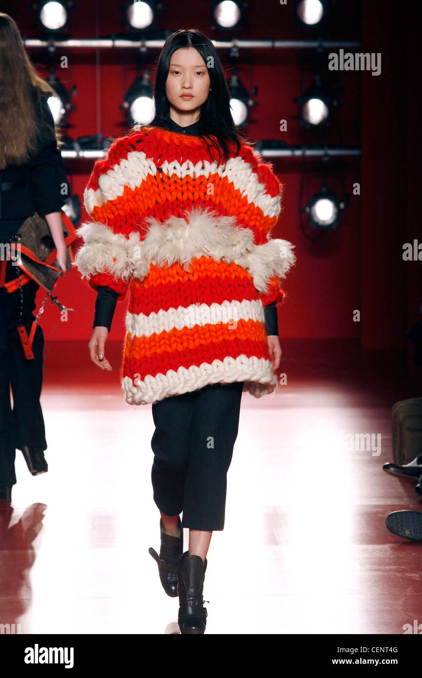 Daks Milan Ready to Wear Autumn Winter Red and white chunky knit long ...