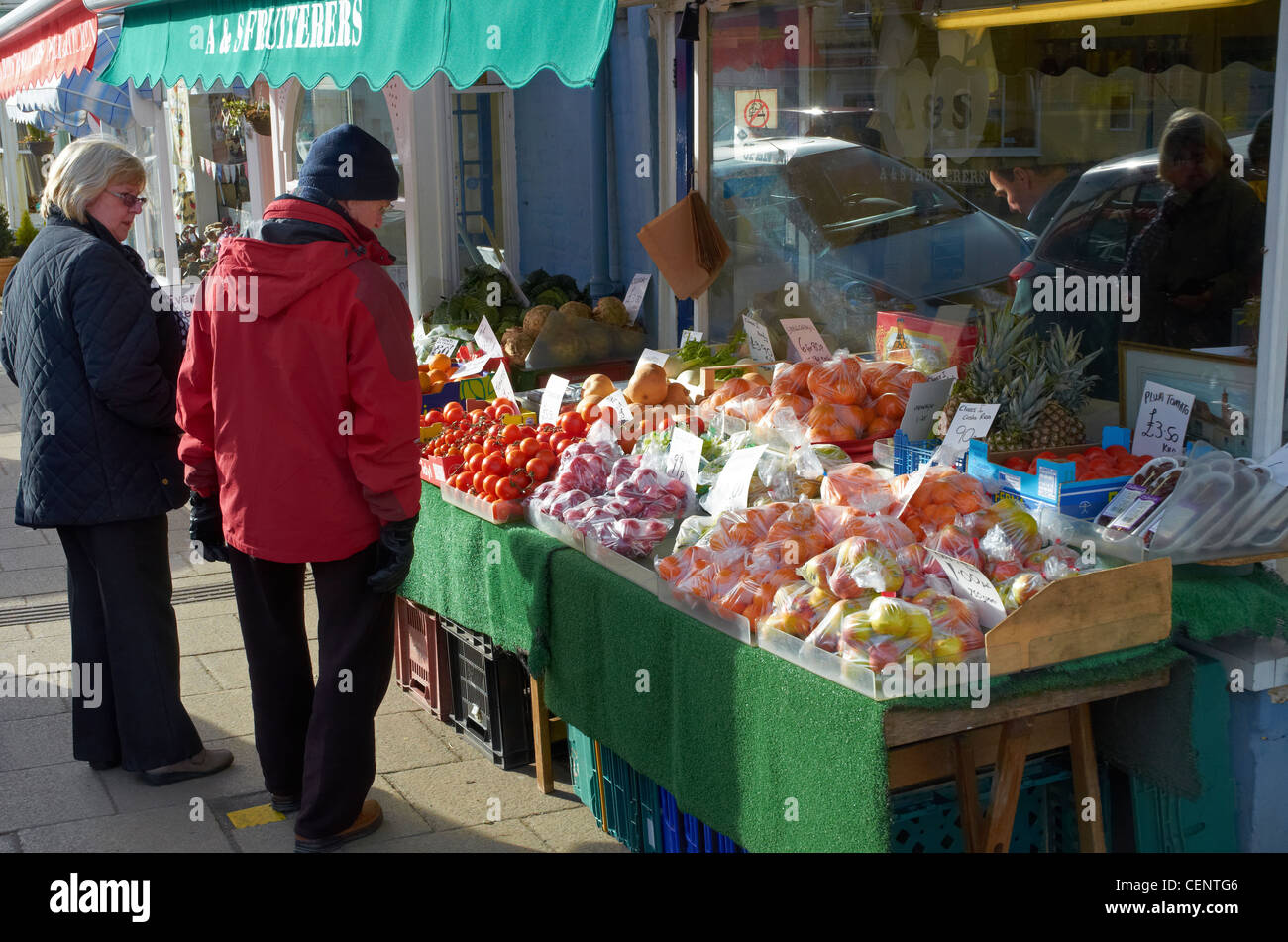 Traditional fruit veg shop in hi-res stock photography and images - Alamy