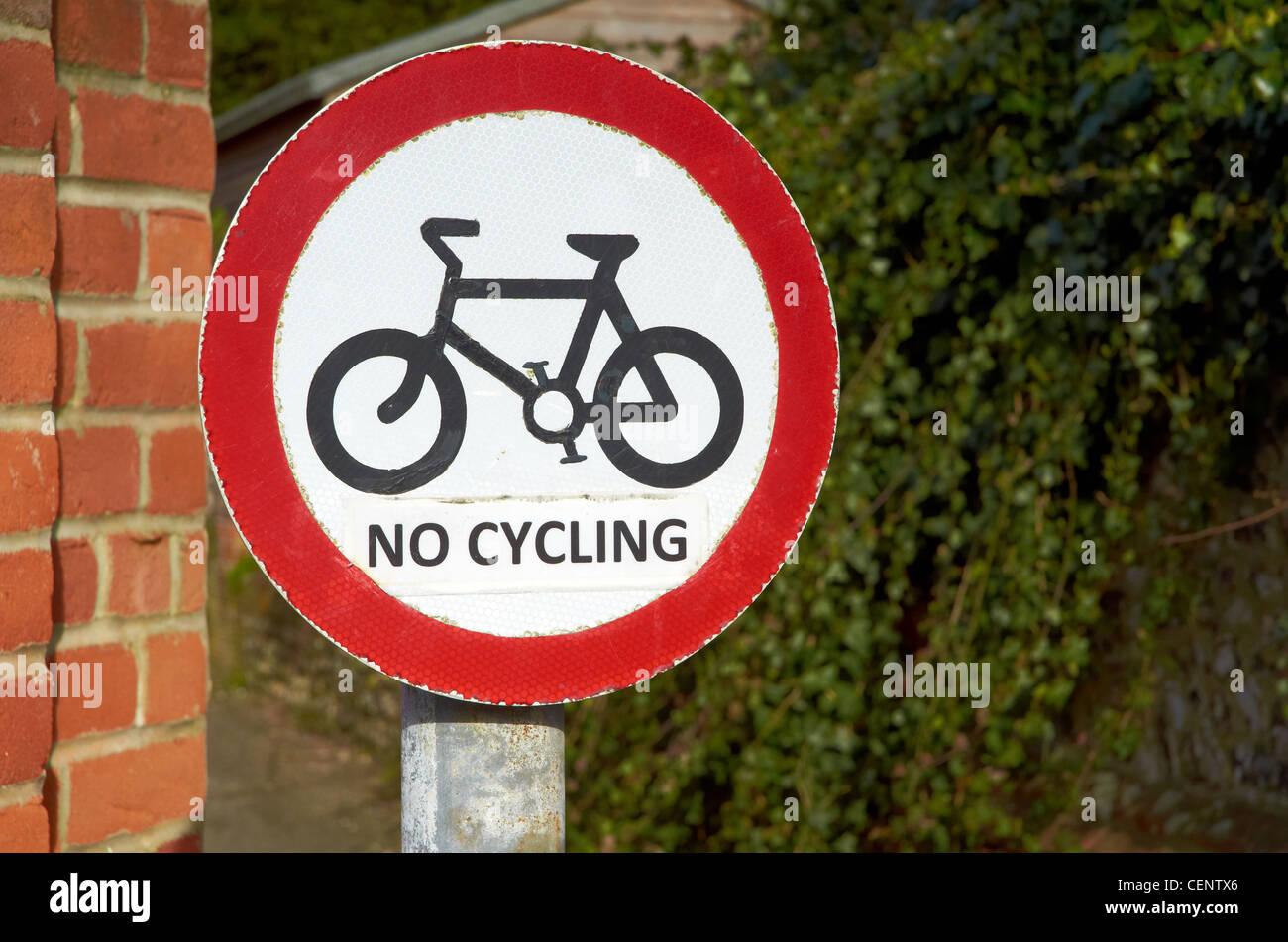 No cycling road sign Stock Photo - Alamy