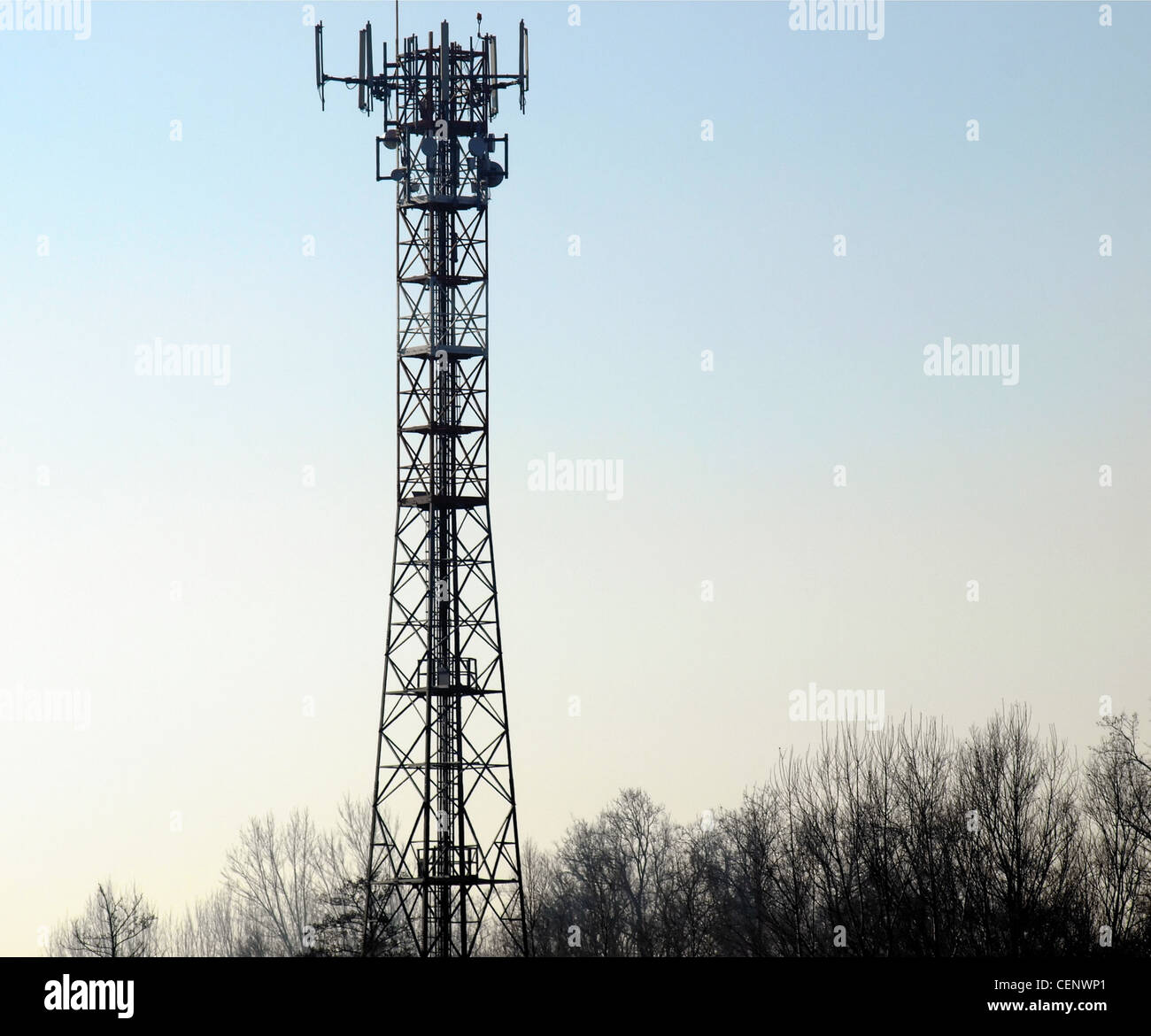 Mobile radio aerial hi-res stock photography and images - Alamy