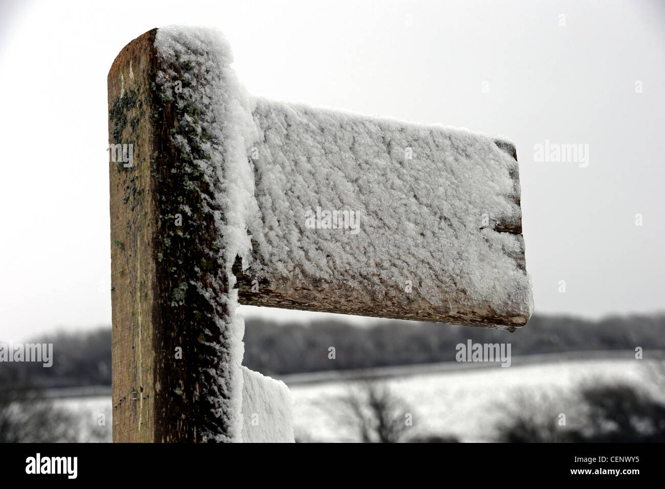 Ice covered footpath hi-res stock photography and images - Alamy
