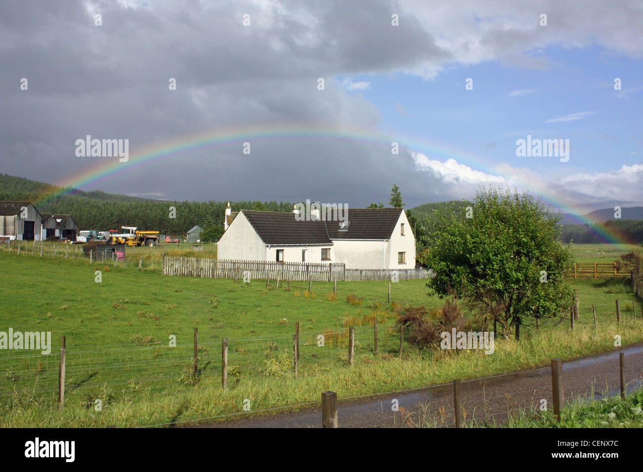 Rainbow cottage hi-res stock photography and images - Alamy