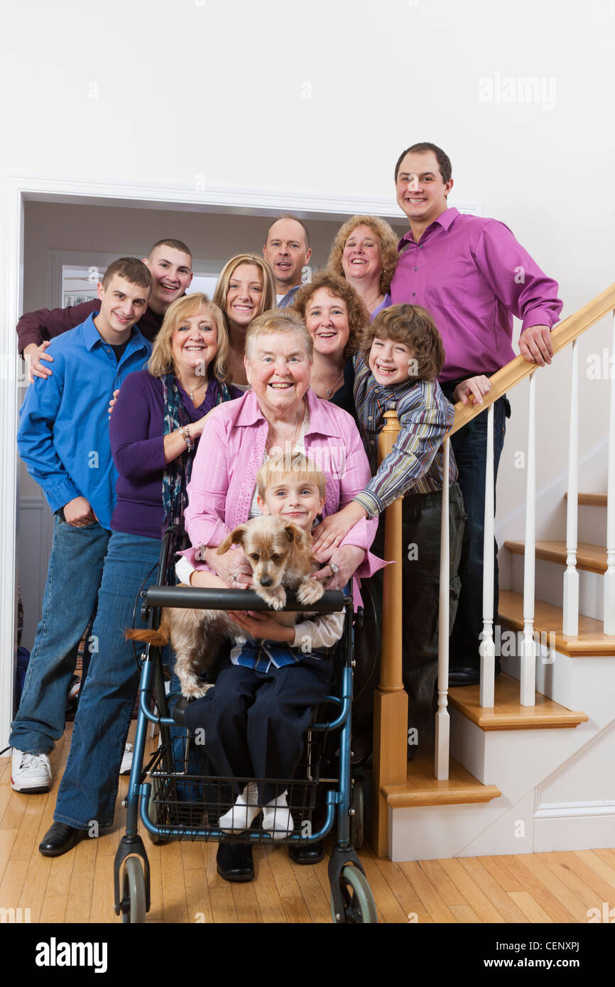 Large extended family hi-res stock photography and images - Alamy
