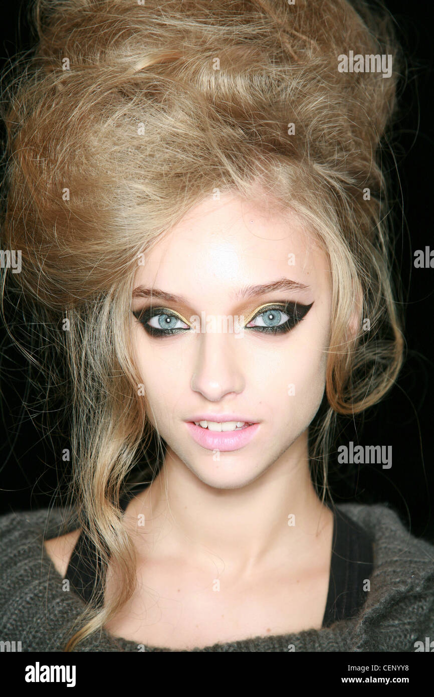 Backcombed hair hi-res stock photography and images - Alamy