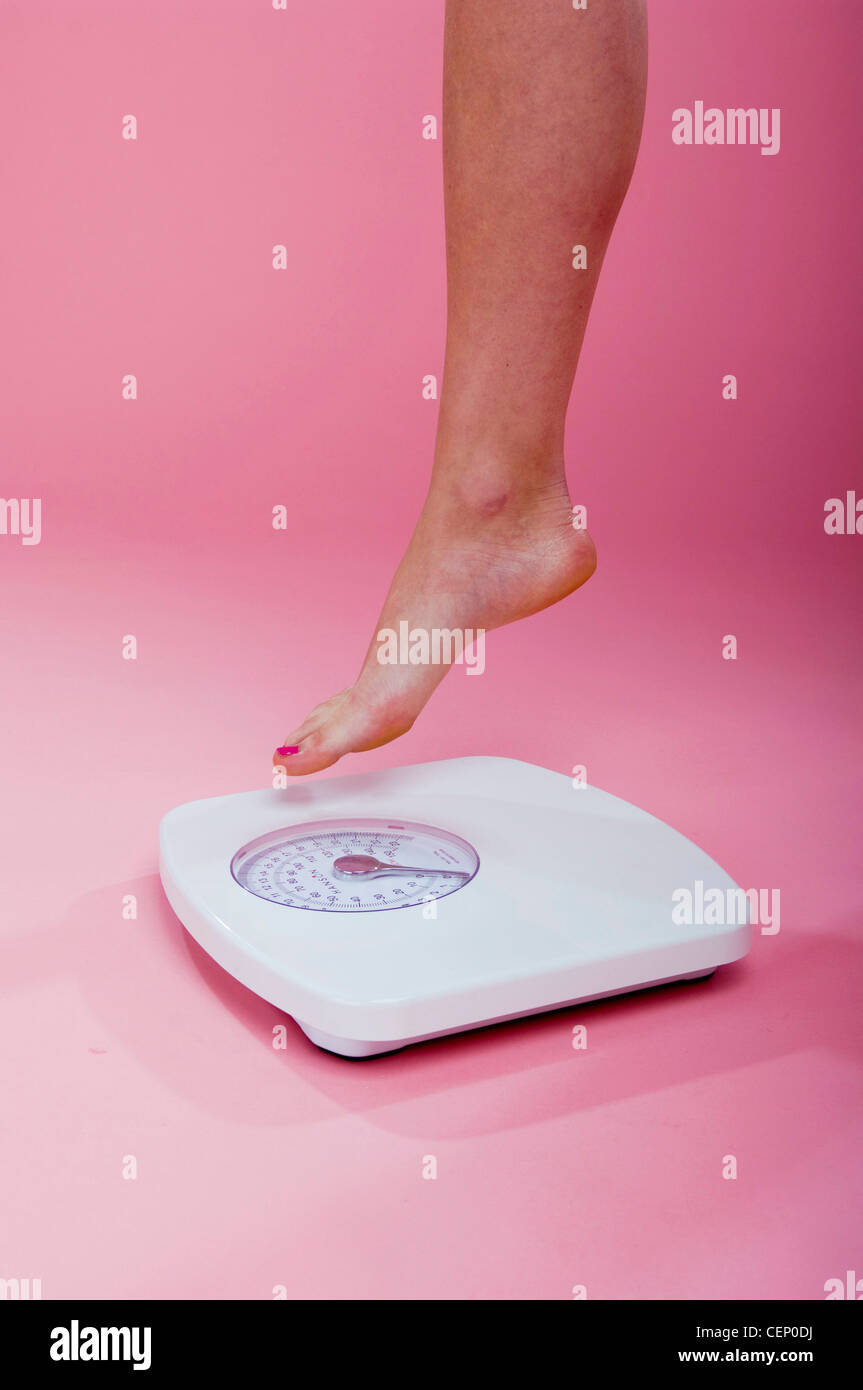 Scales under feet hi-res stock photography and images - Alamy