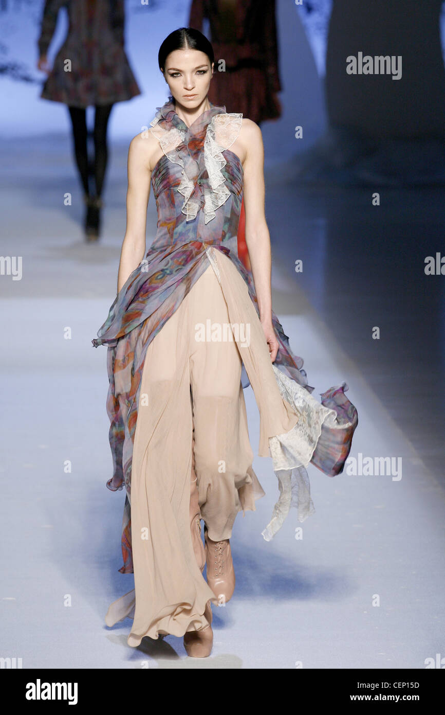 Etro Ready to Wear Milan Autumn Winter Italian model Mariacarla Boscono ...