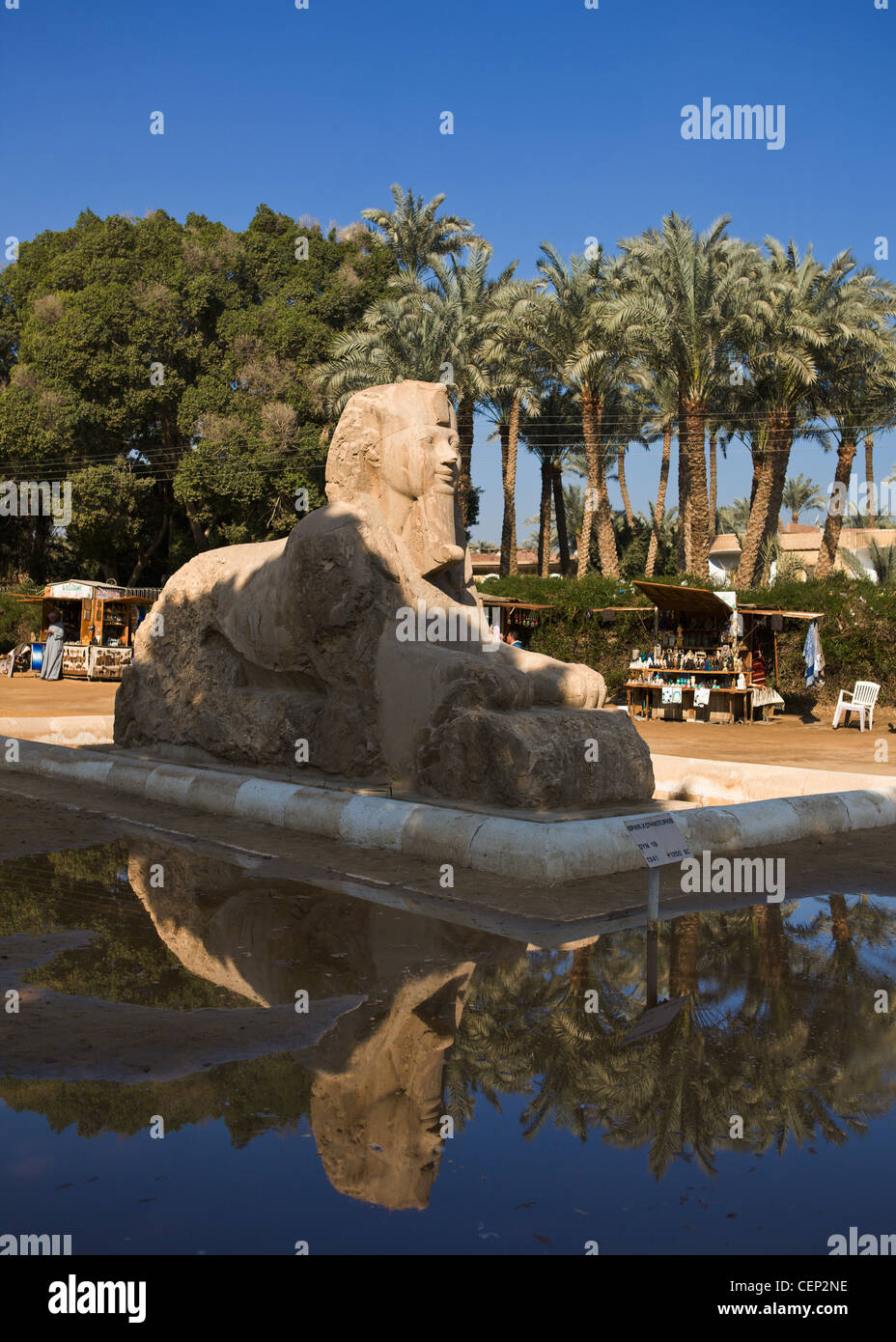 Egyptian sphinx statue hi-res stock photography and images - Alamy