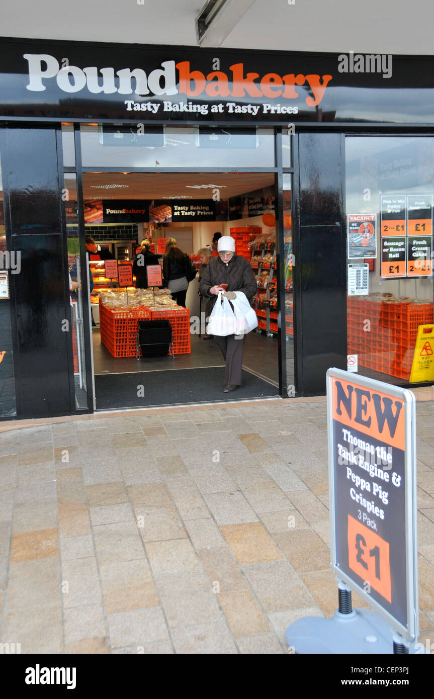 Pound Bakery Sheffield Poundbakery £1 bakery Stock Photo - Alamy