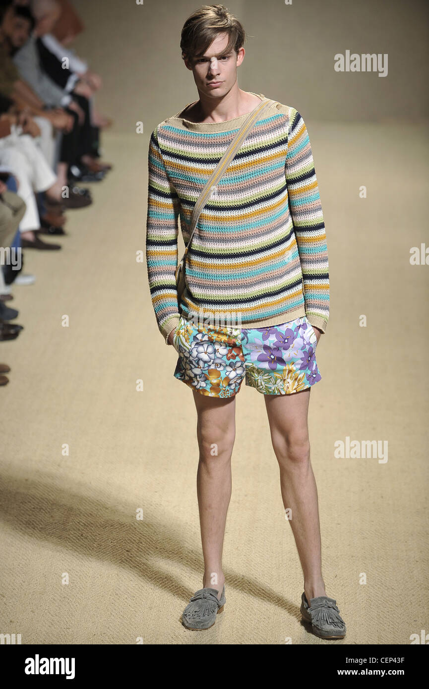 Man short model hi-res stock photography and images - Alamy