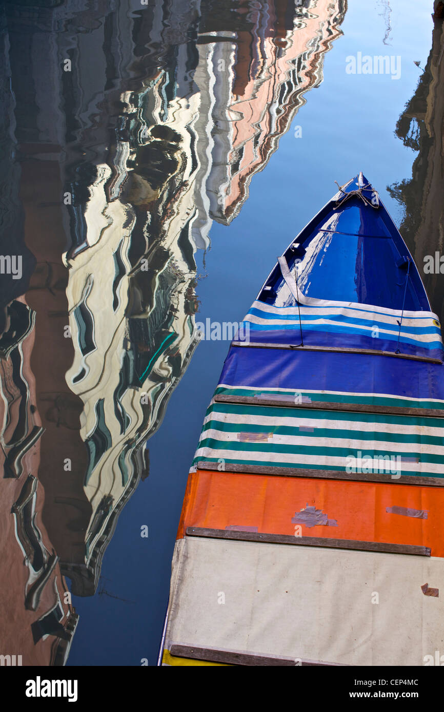 Orange gondola hi-res stock photography and images - Alamy