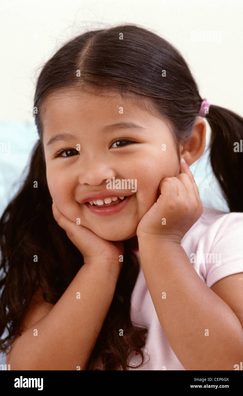 Chinese girl wearing a t shirt hi-res stock photography and images - Alamy