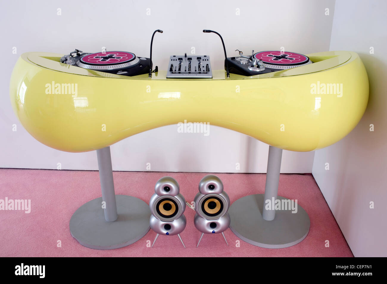 Karim Rashids Home in New York This contemporary loft apartment in ...