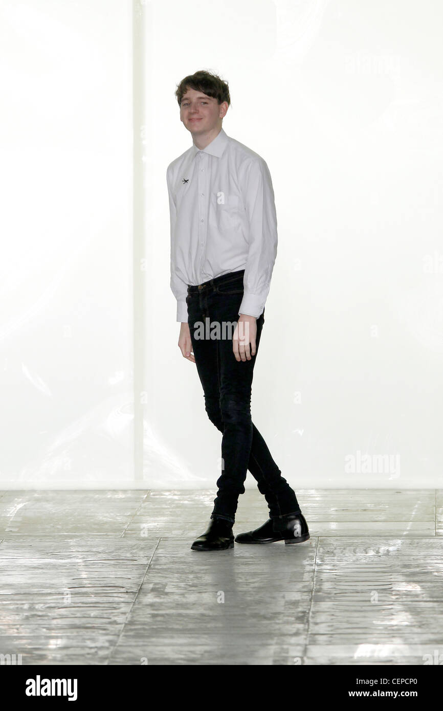 Fashion East Elliot Atkinson London Ready to Wear Autumn Winter 2011 ...