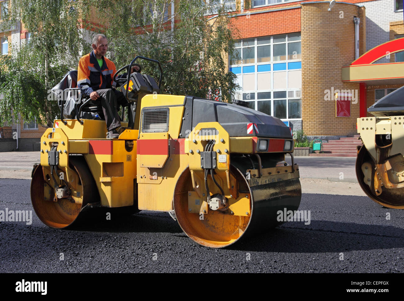 Steamroller asphalt hi-res stock photography and images - Alamy
