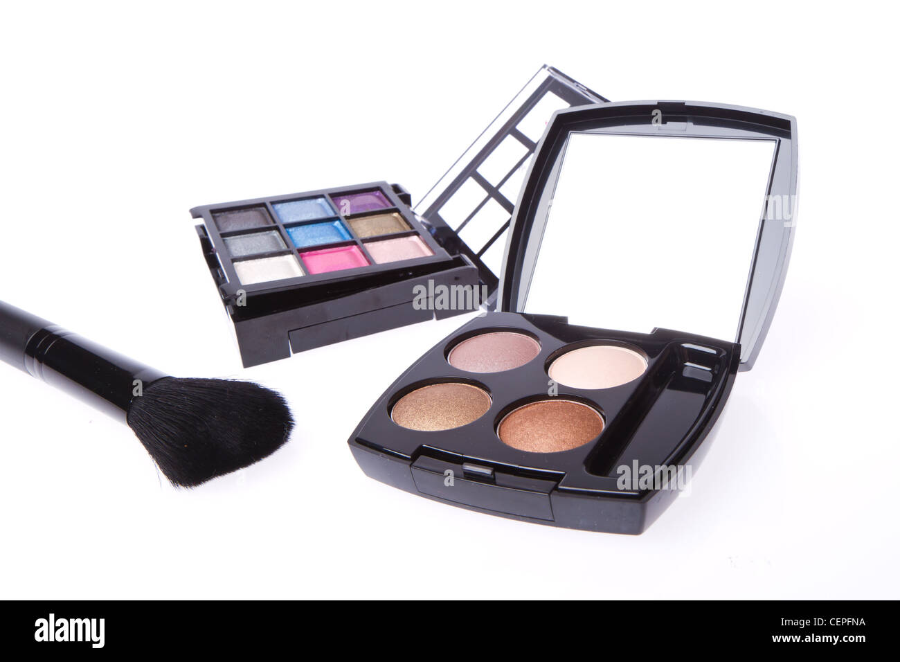 set of compact eyeshadows isolated on white Stock Photo - Alamy