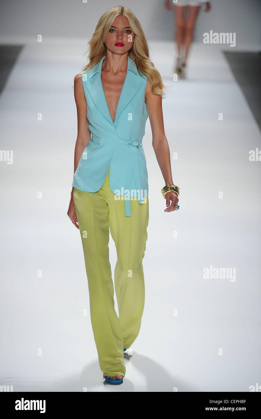 Luca Luca New York Ready to WearSpringSummer 2012 Stock Photo - Alamy