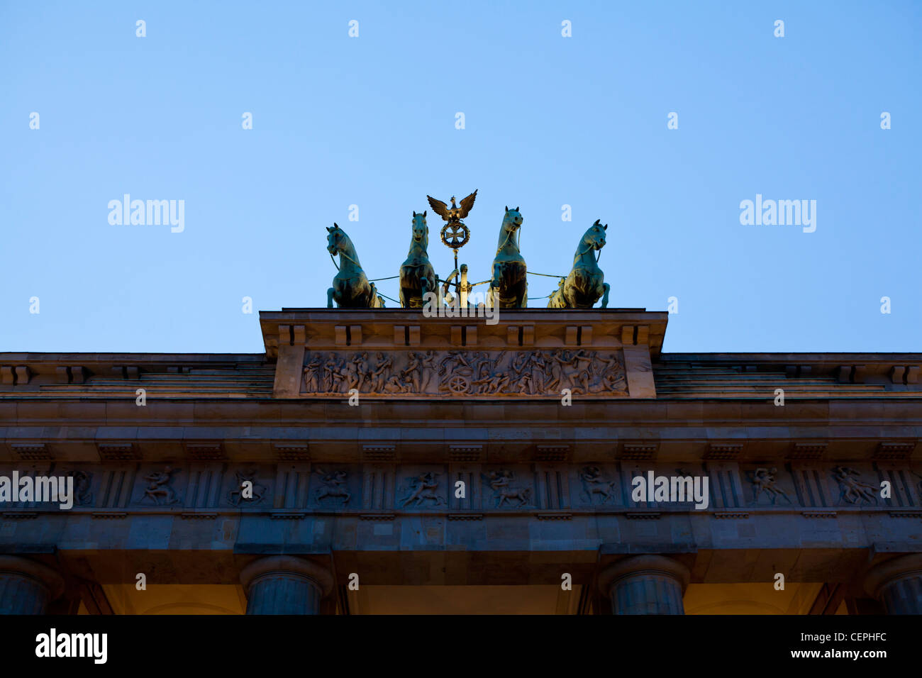 Chariot symbol hi-res stock photography and images - Alamy