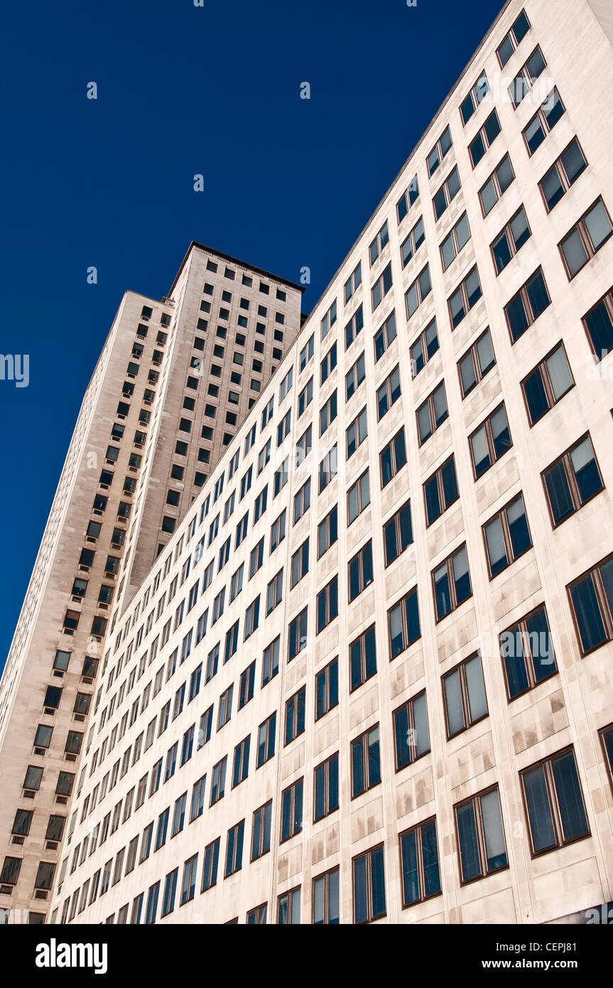 The uk headquarters of shell hi-res stock photography and images - Alamy