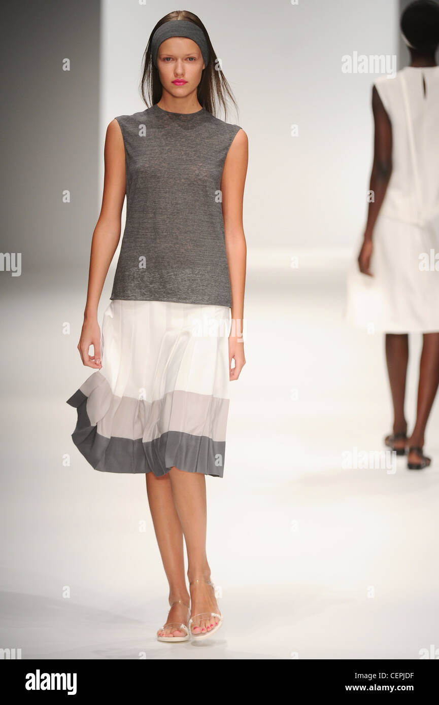 Jasper conran show hi-res stock photography and images - Alamy