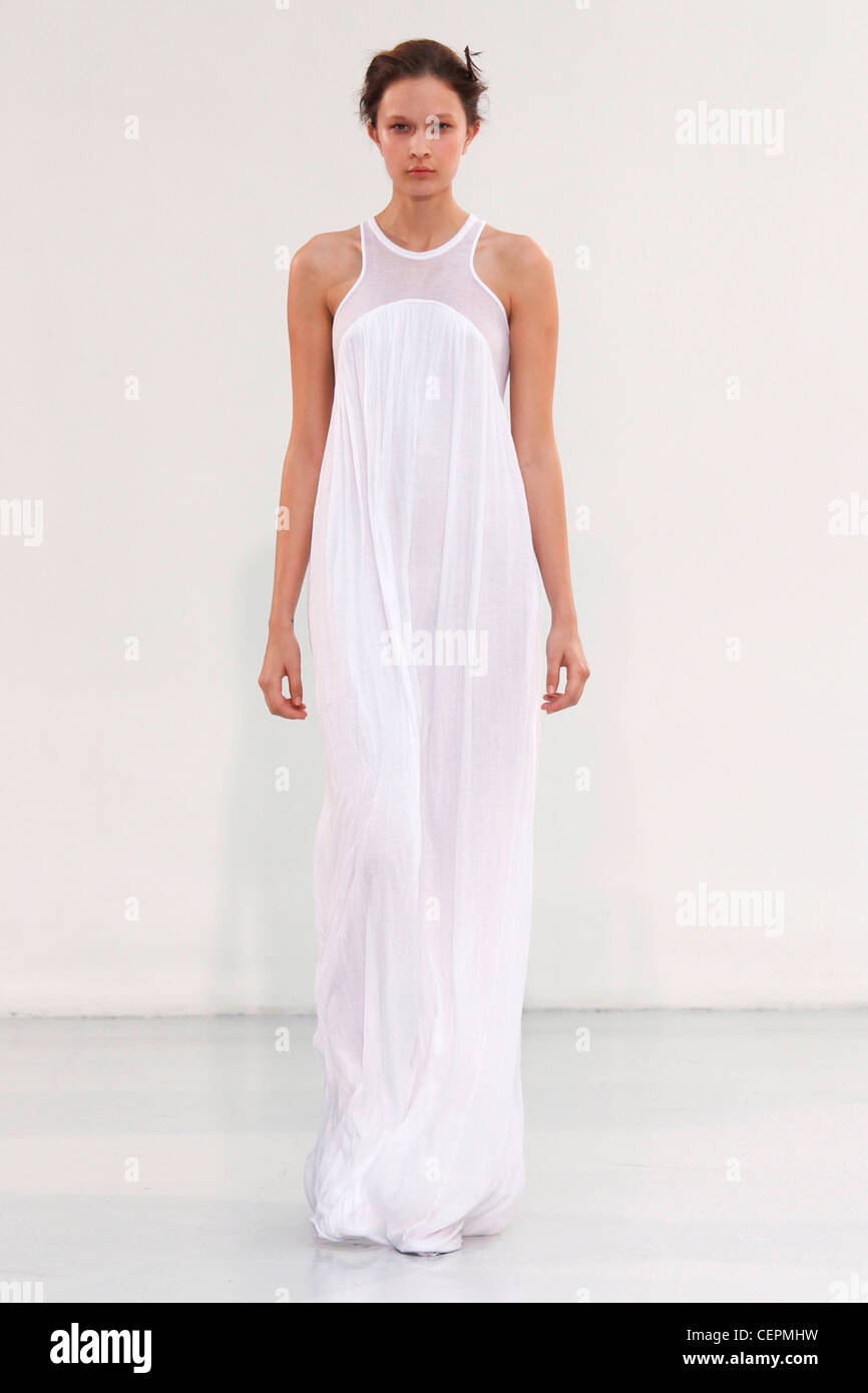 Nicholas Andreas Taralis Paris Ready to Wear Spring Summer 2012 Stock ...