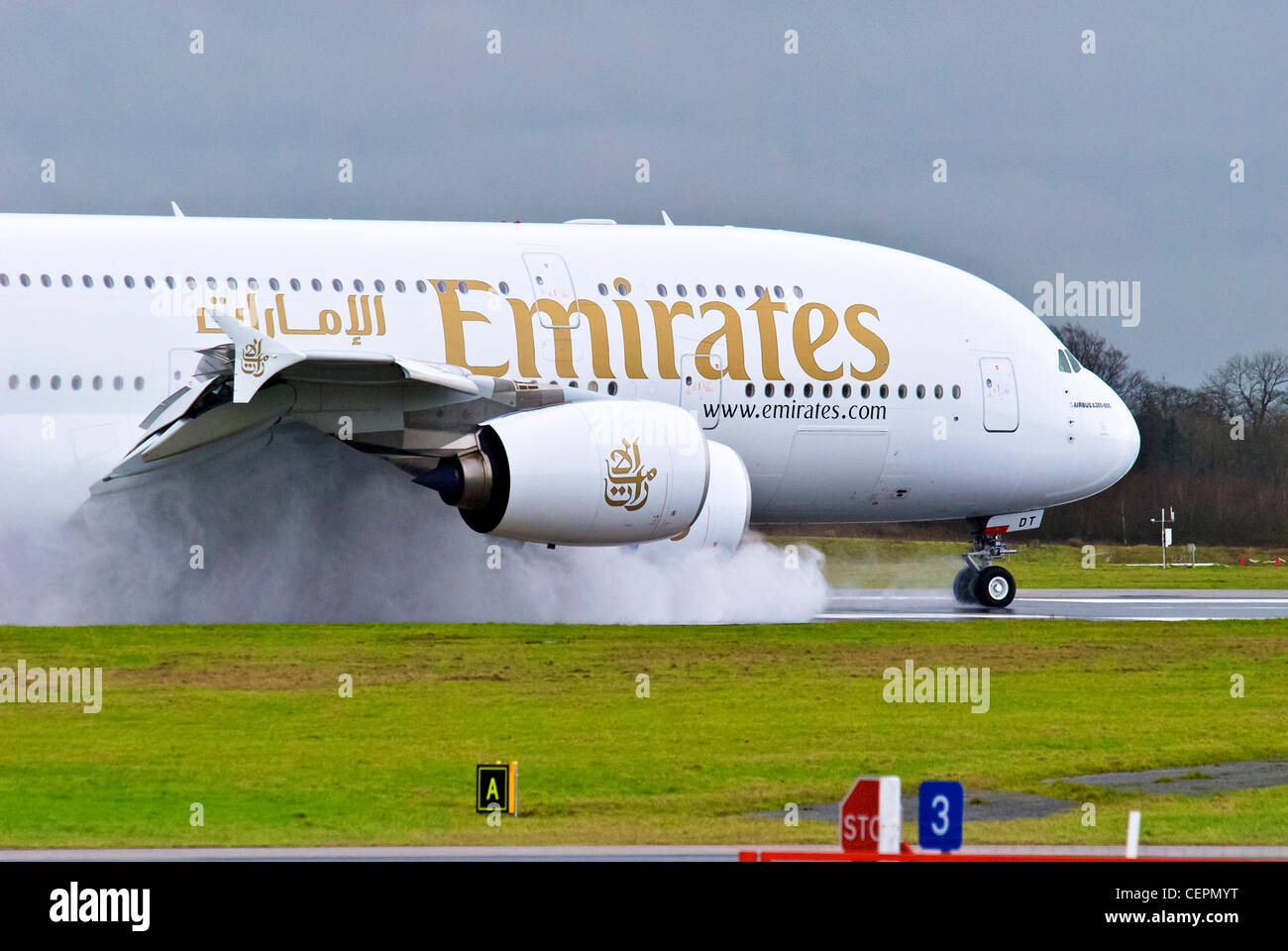 Airbus a380 800 hi-res stock photography and images - Alamy