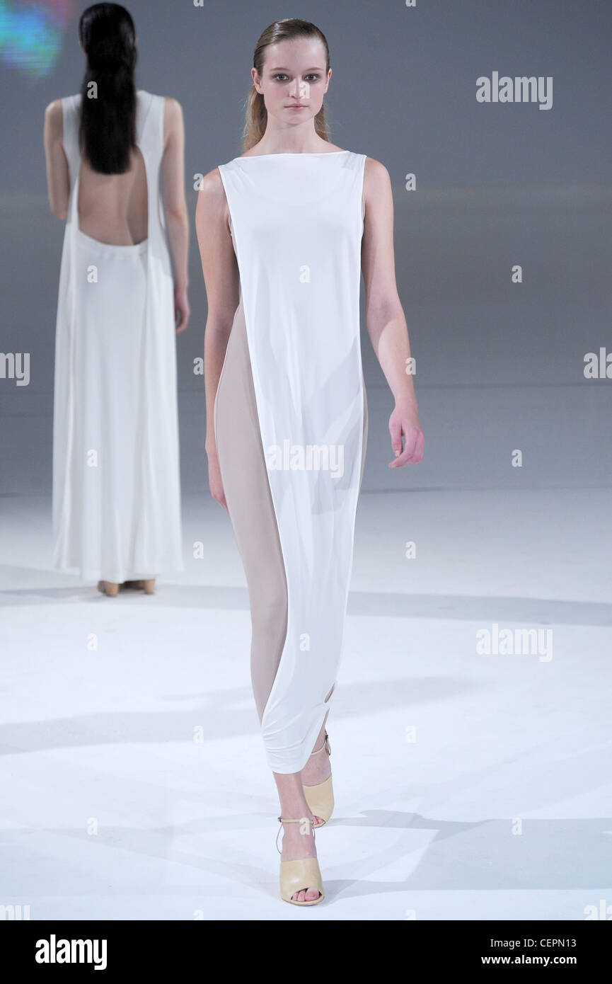 Hussein Chalayan Paris Ready to WearSpringSummer 2012 Stock Photo - Alamy
