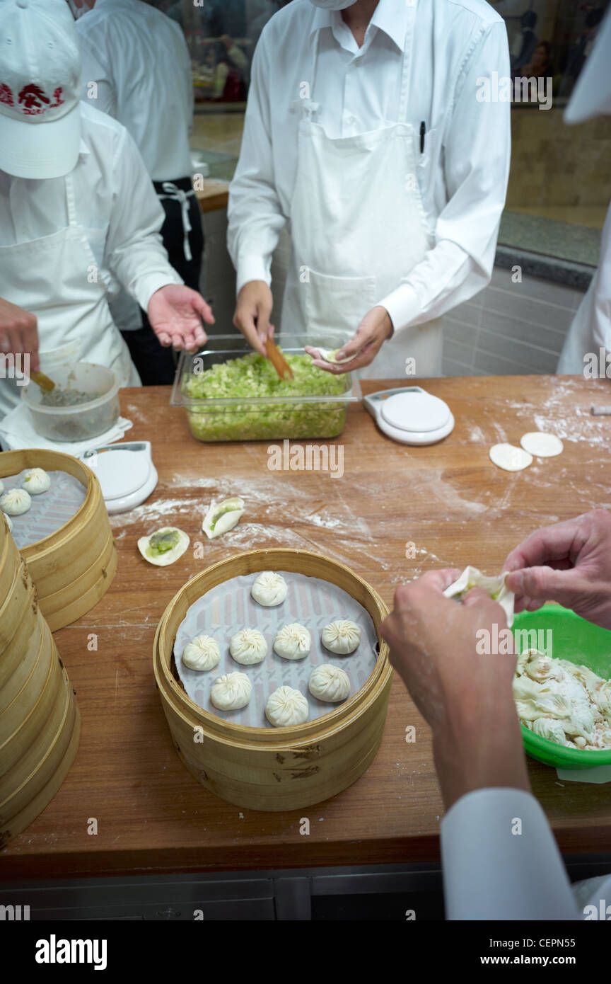 Din Tai Fung And Taipei High Resolution Stock Photography and Images ...