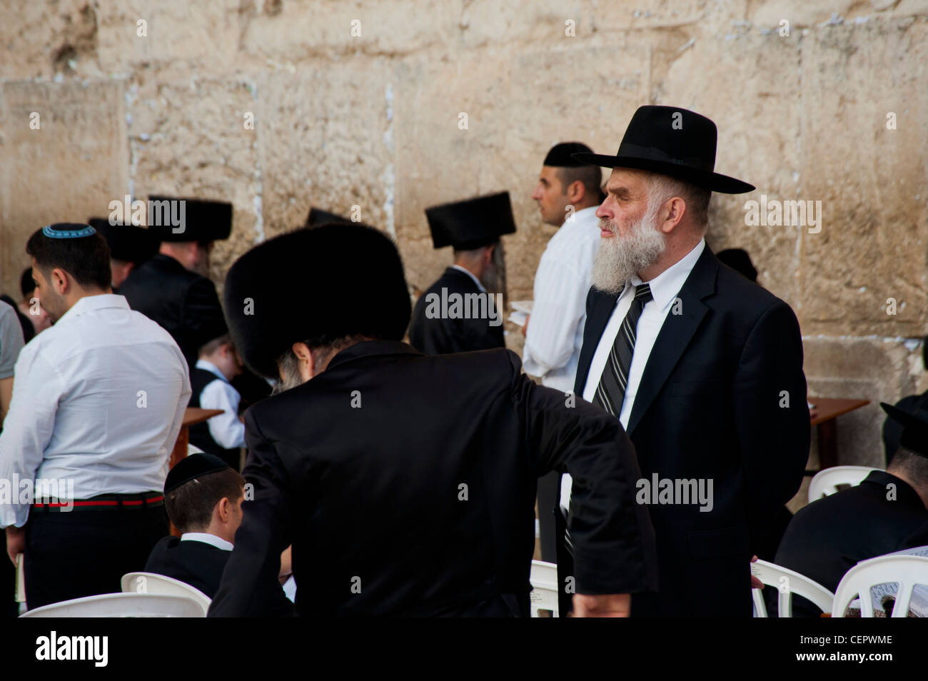 Torah ark hi-res stock photography and images - Alamy