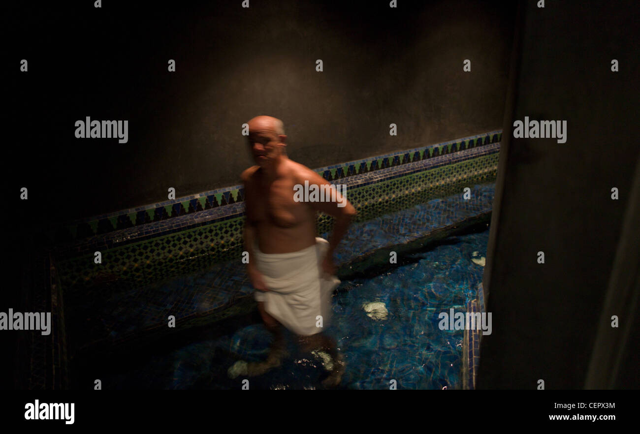 Morocco, Marrakech, Iced foot bath at the spa of the Mamounia Stock ...