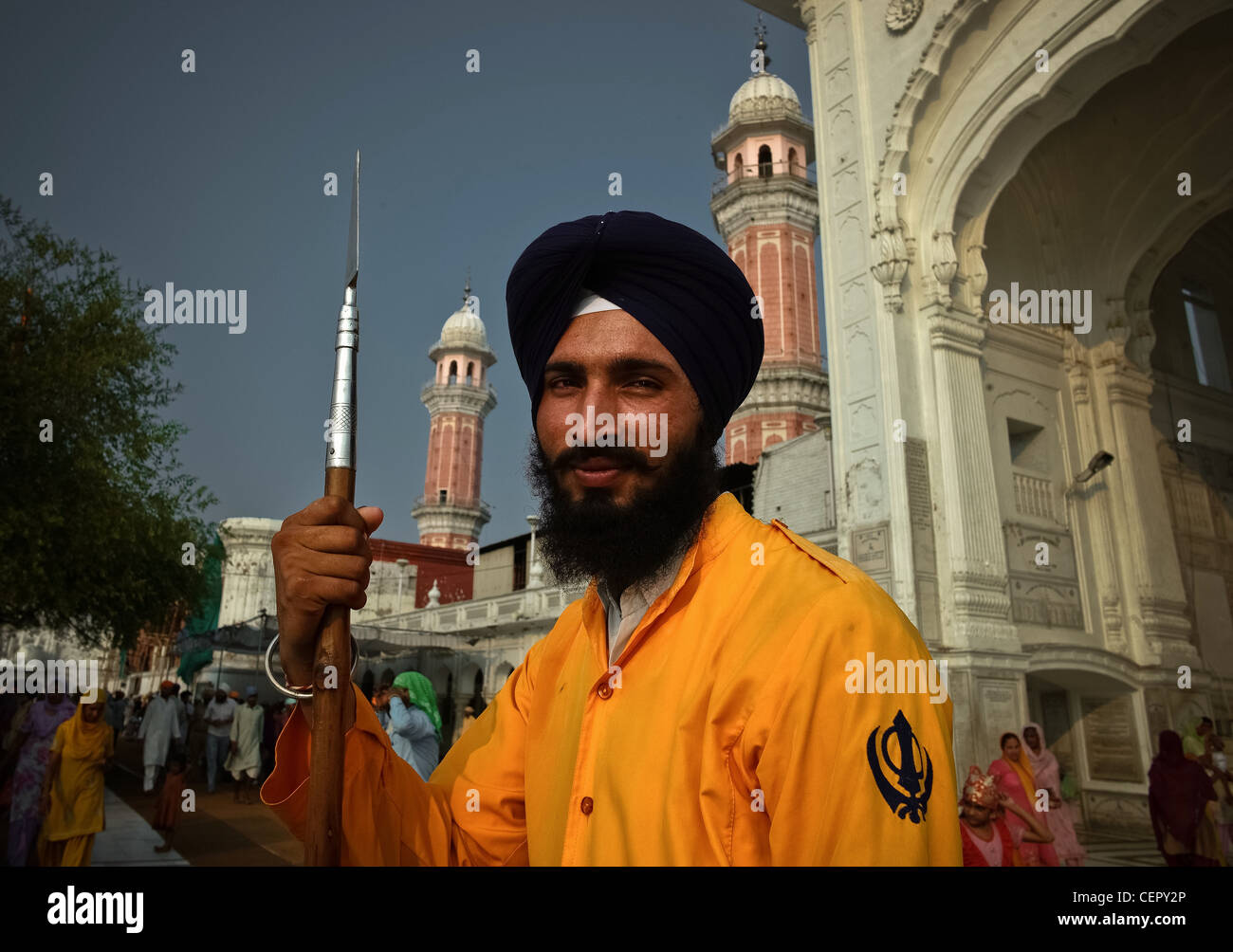 Amritsar , The Sikh Golden Temple, a guard Stock Photo - Alamy