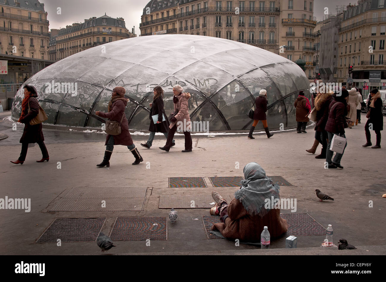 Urban misery, the monuments of the homeless, Aischa Romanian homeless ...