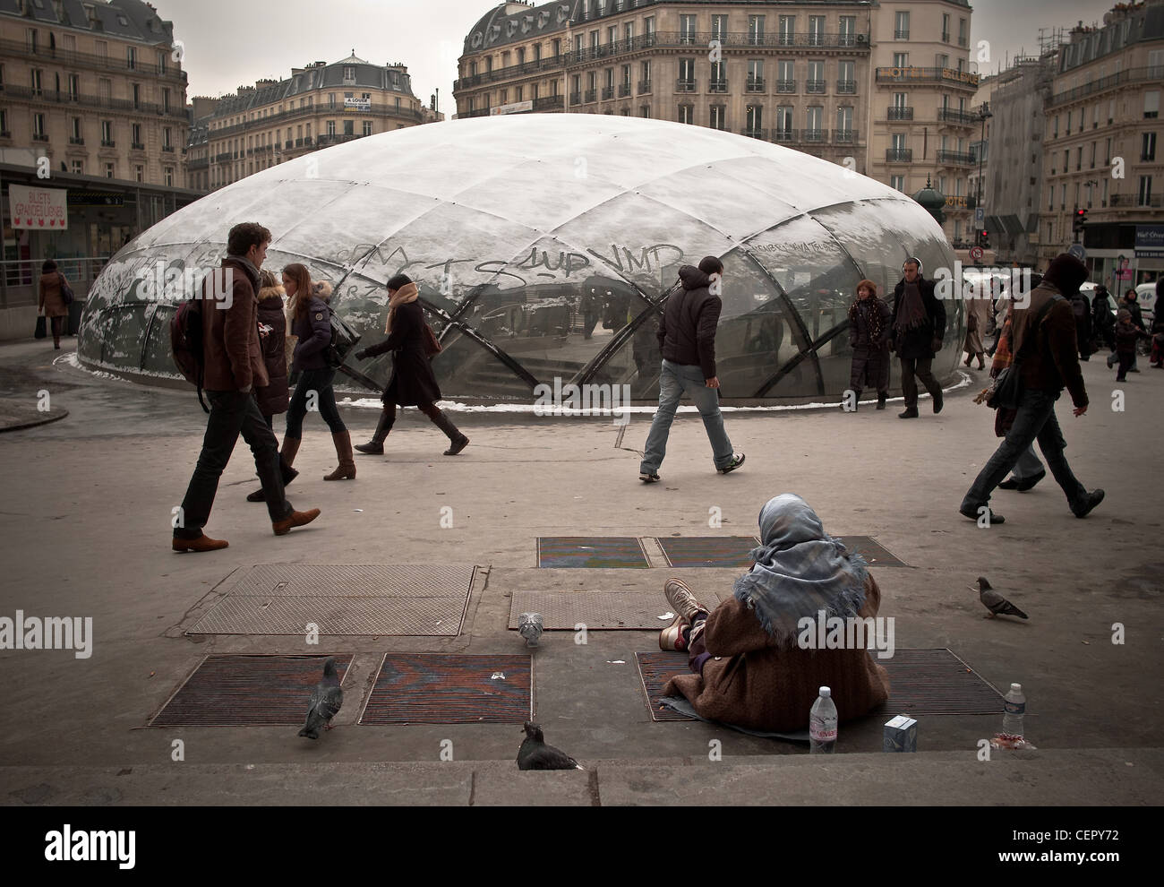 Urban misery, the monuments of the homeless, Aischa Romanian homeless ...