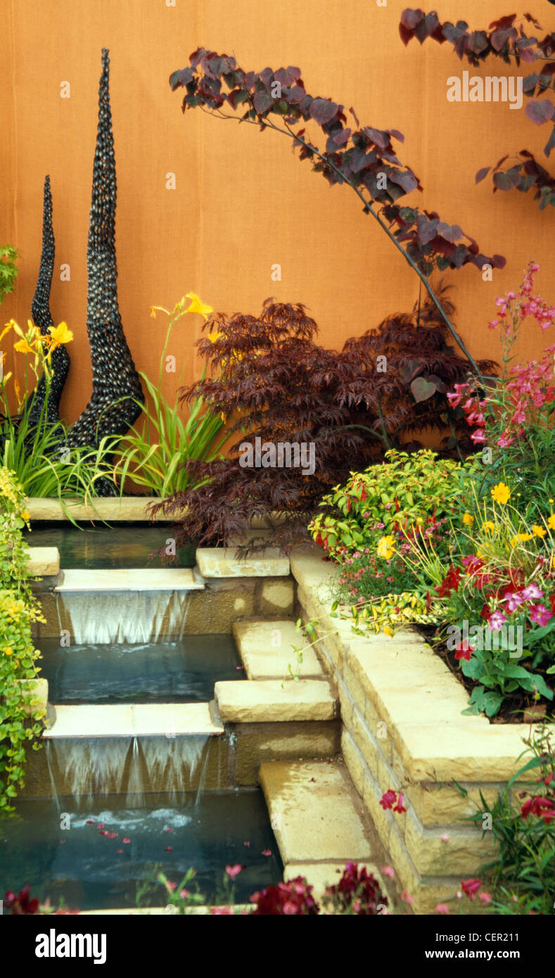 Courtyard water feature hi-res stock photography and images - Alamy