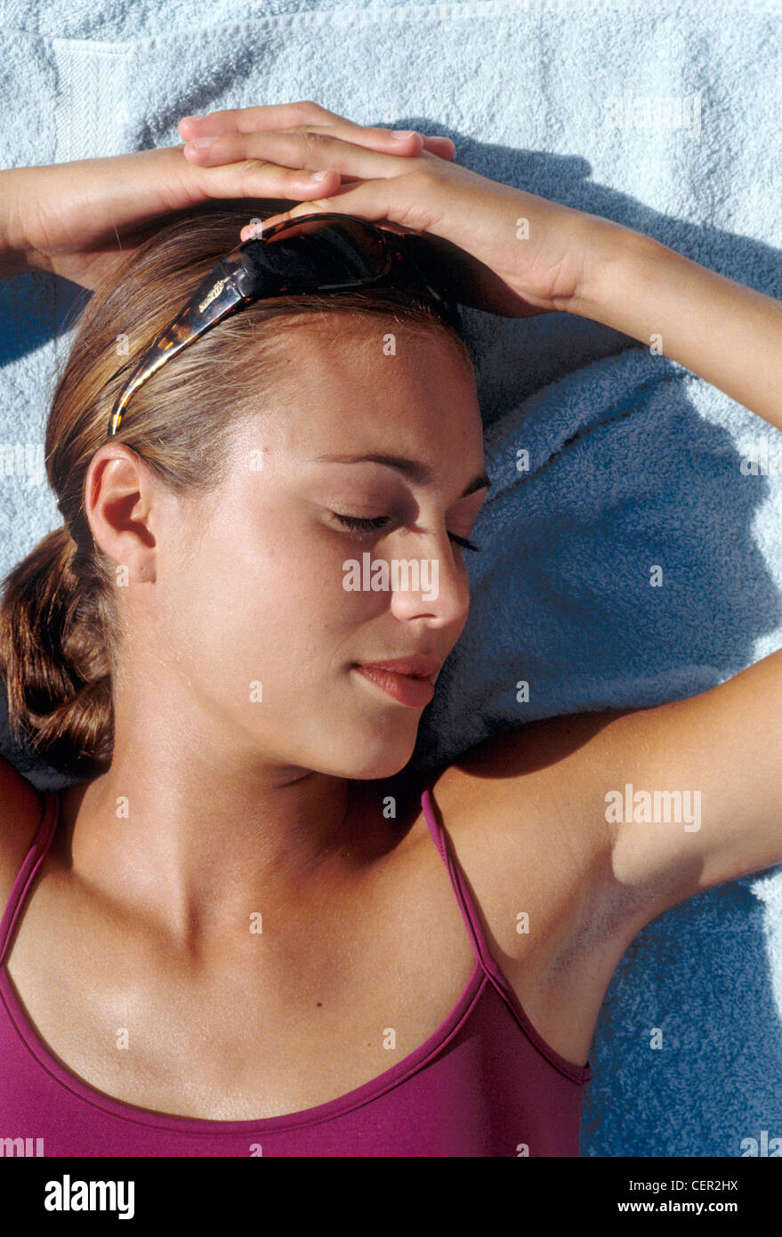 Top view of head hi-res stock photography and images - Alamy