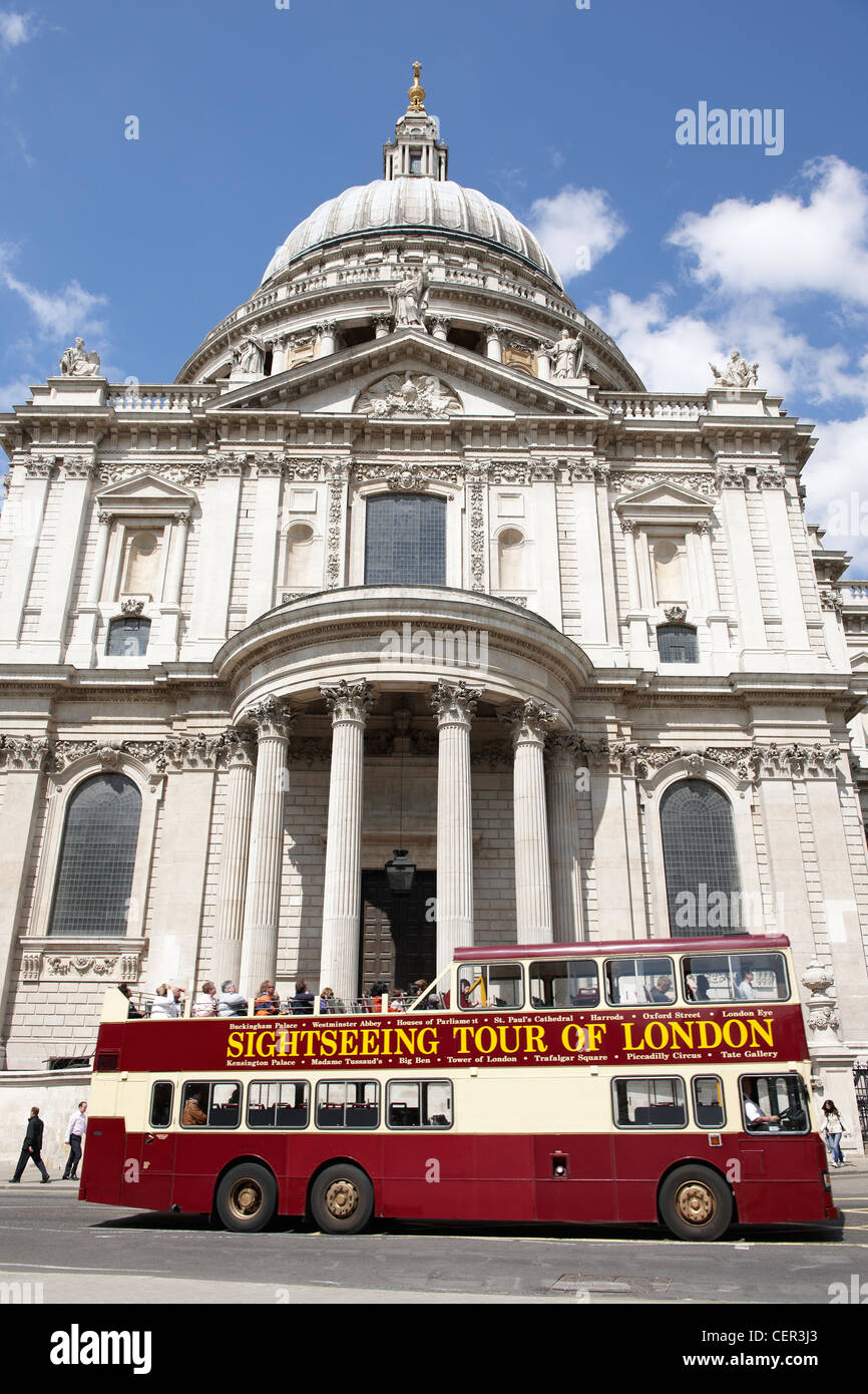 Tour of London bus passing St. Paul's Cathedral in London Stock Photo ...