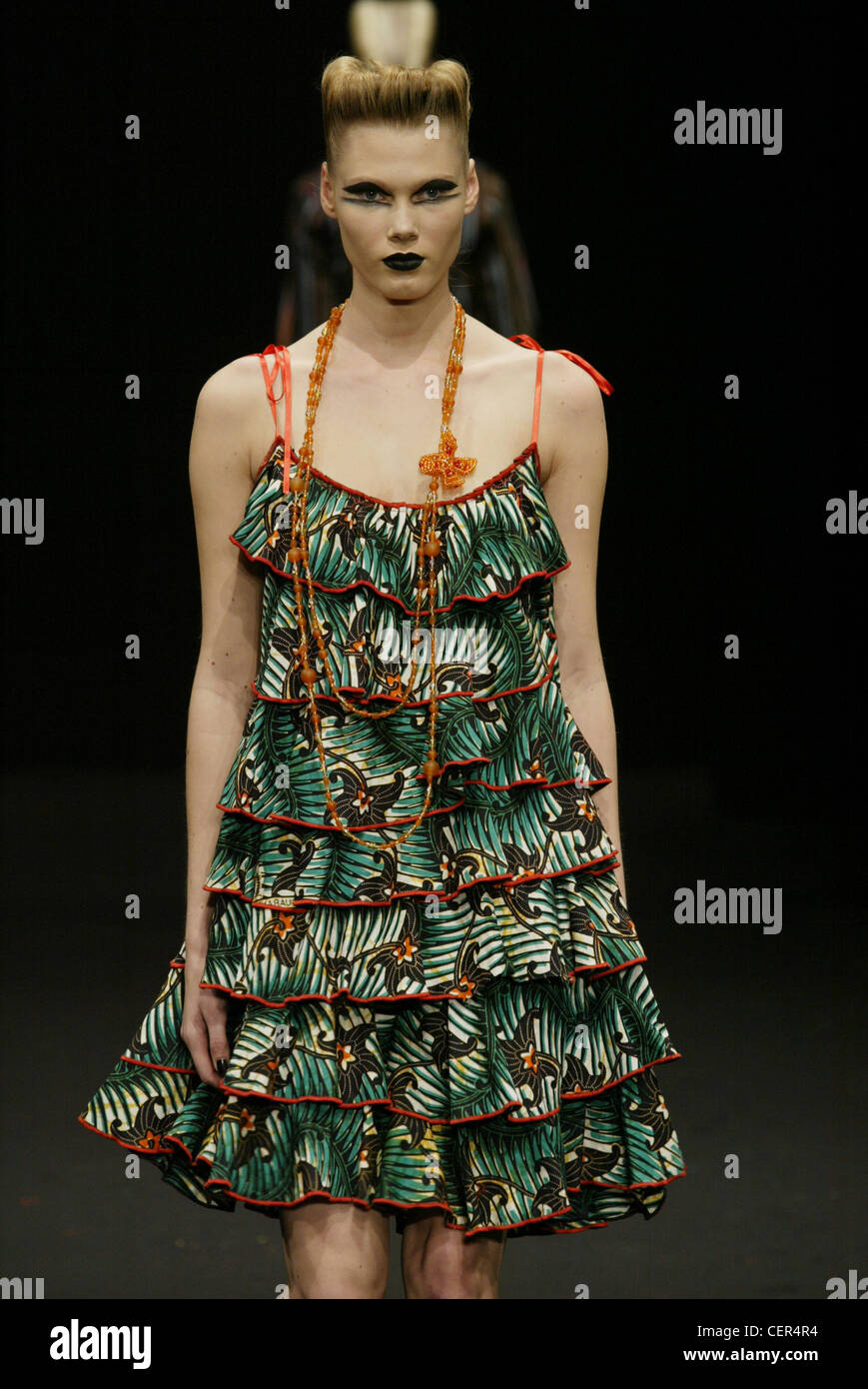 Xuly Bet Paris Ready to Wear Spring Summer Model blonde hair off