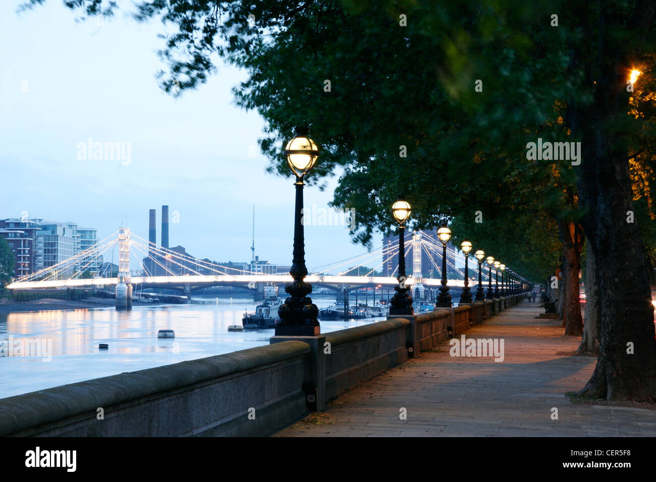 Albert bridge lighting hi-res stock photography and images - Alamy
