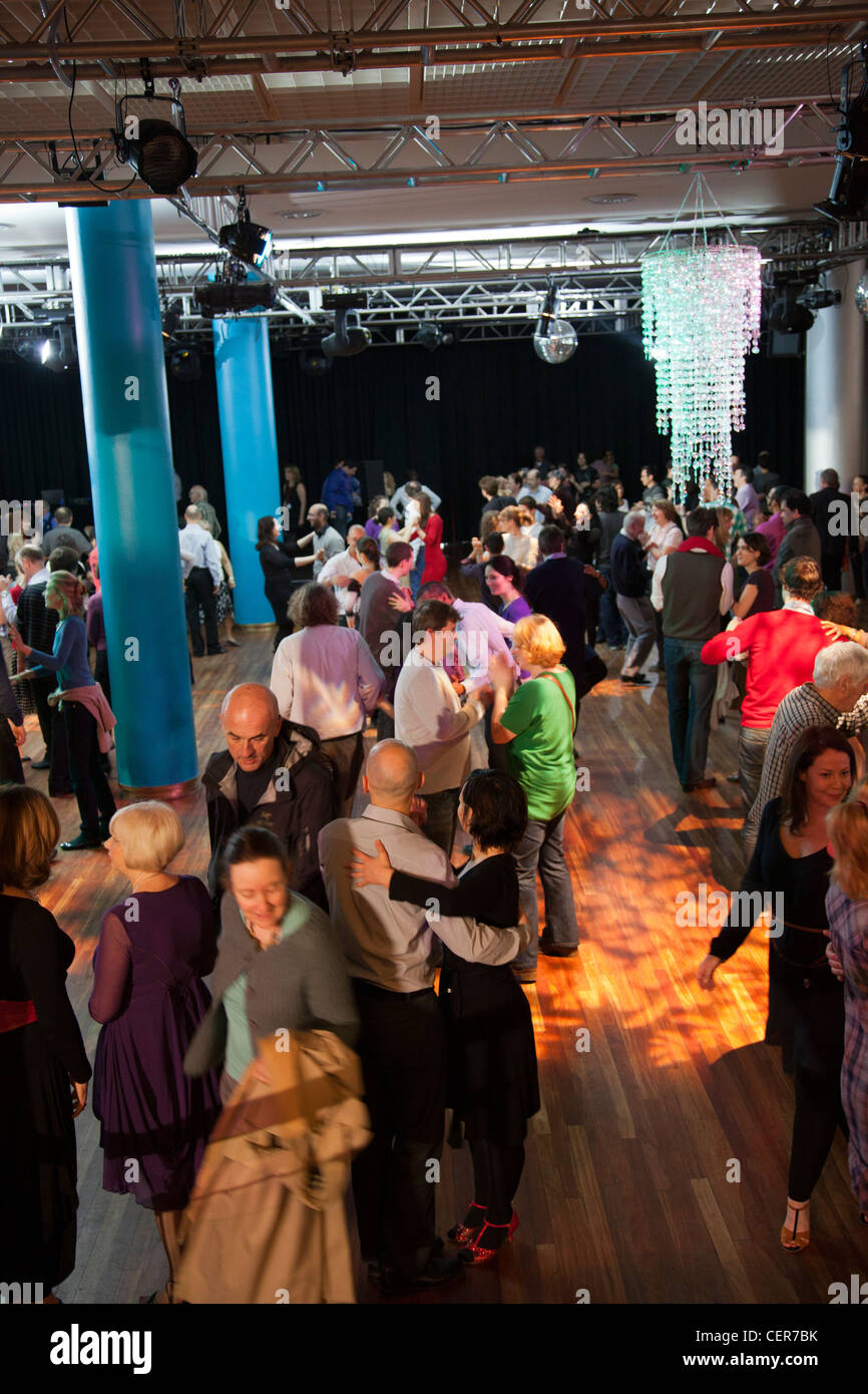 Ballroom dancing uk hi-res stock photography and images - Alamy