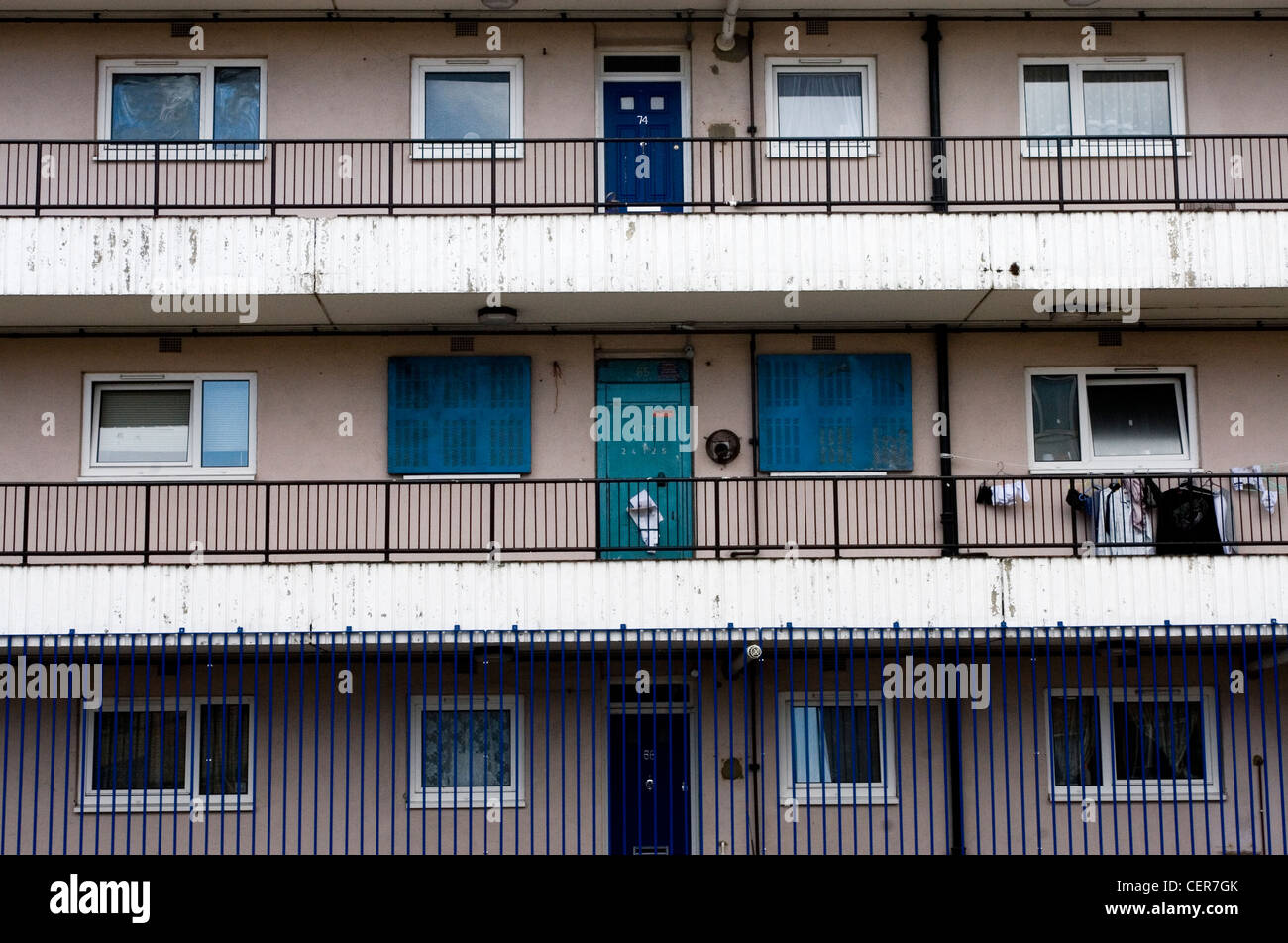 Tenement building london hi-res stock photography and images - Alamy