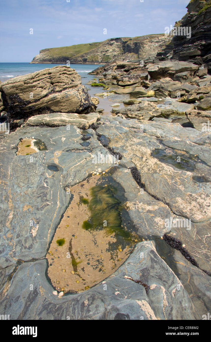 Rock pool cornwall hi-res stock photography and images - Alamy