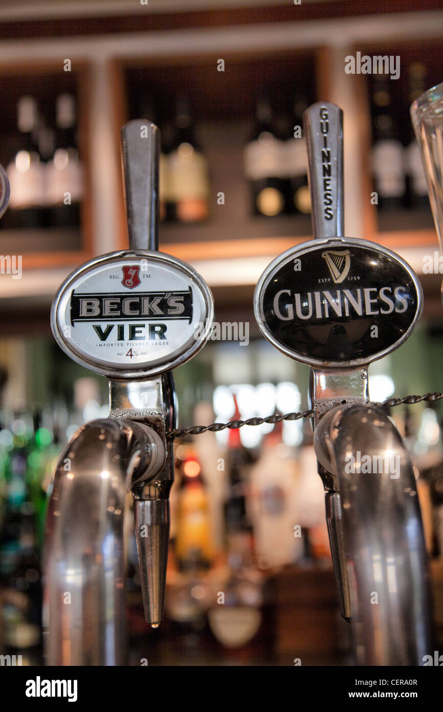 Guinness draft beer hi-res stock photography and images - Alamy