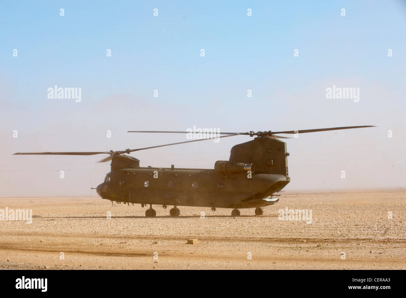 Raf chinook iraq hi-res stock photography and images - Alamy