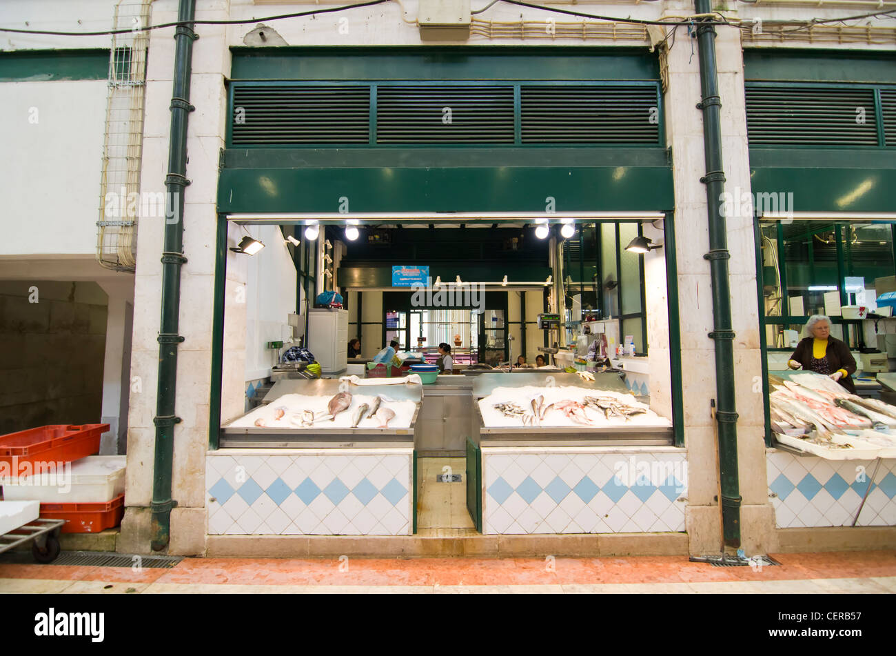 Lisbon fish market hi-res stock photography and images - Alamy
