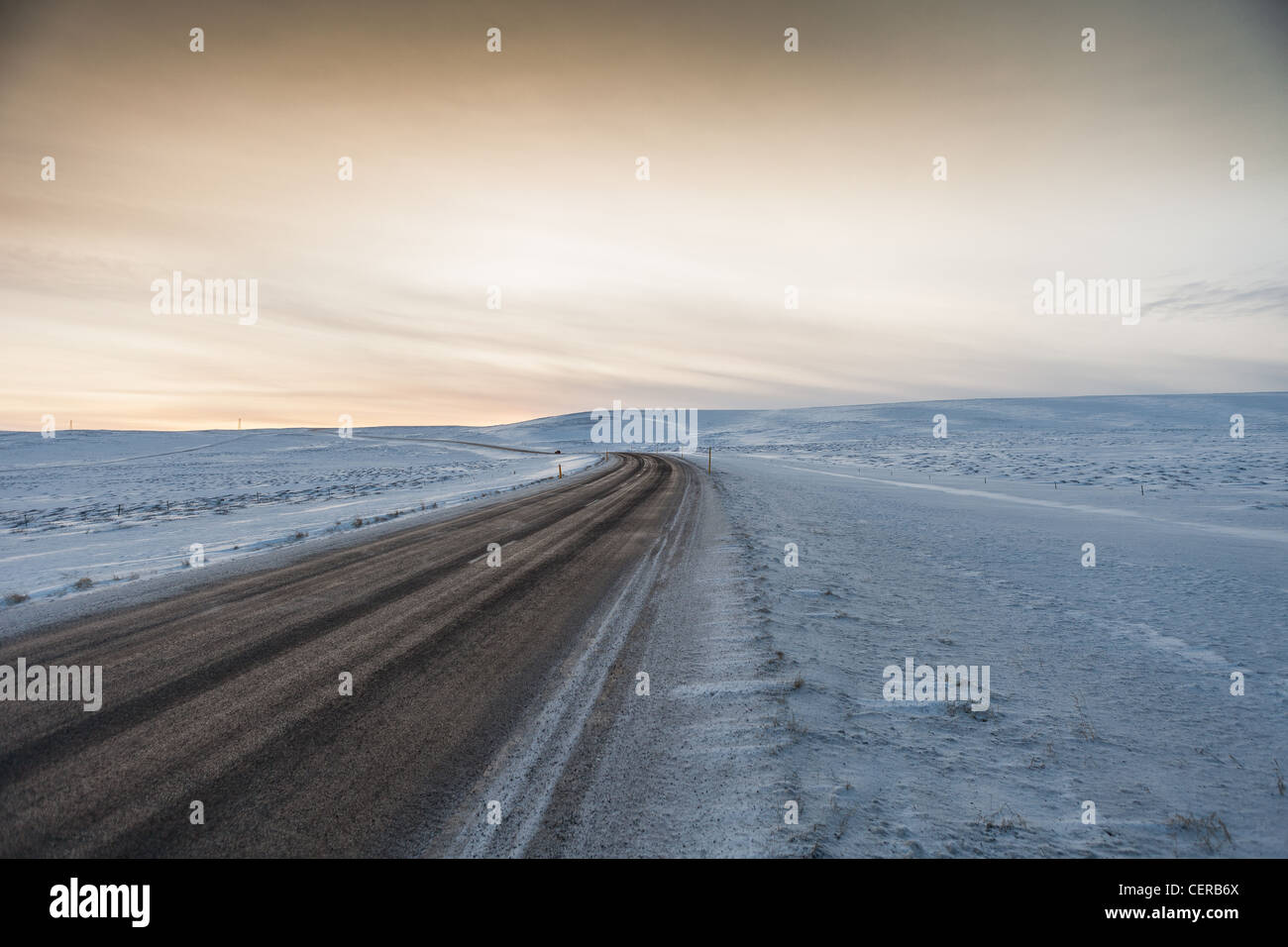 Snowy arctic winter road hi-res stock photography and images - Alamy