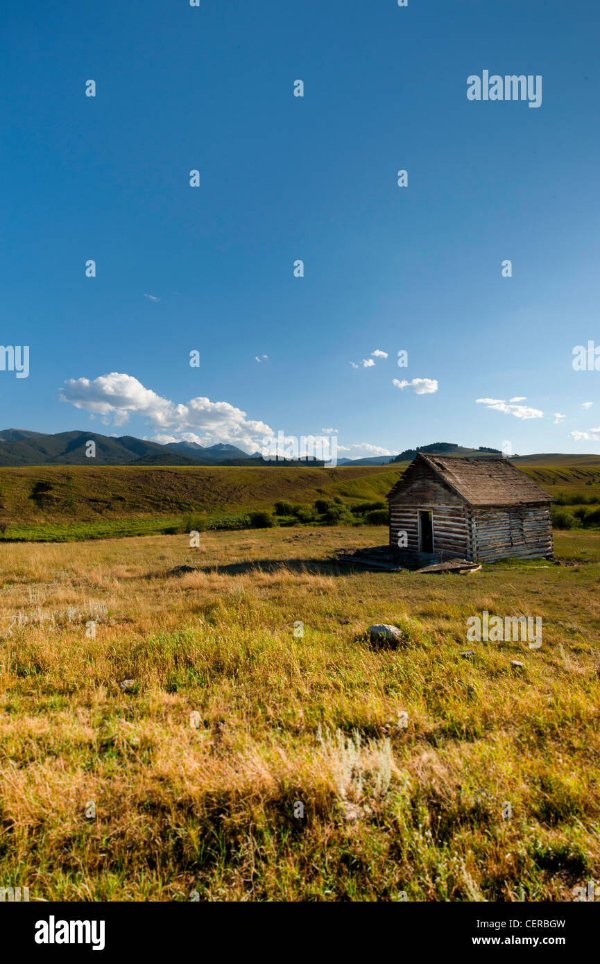 Montana barn hi-res stock photography and images - Alamy