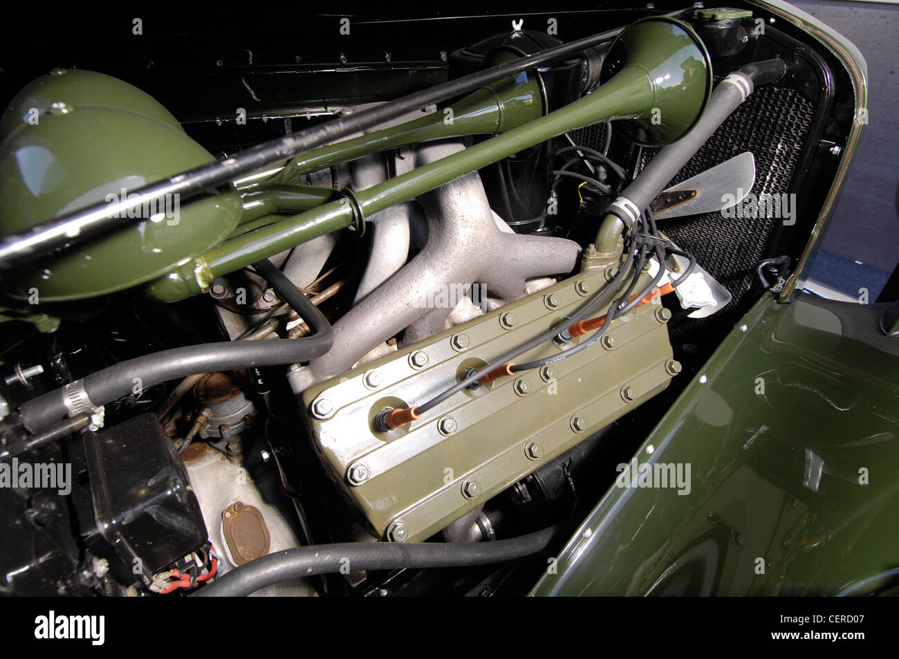 Classic cadillac engine hi-res stock photography and images - Alamy