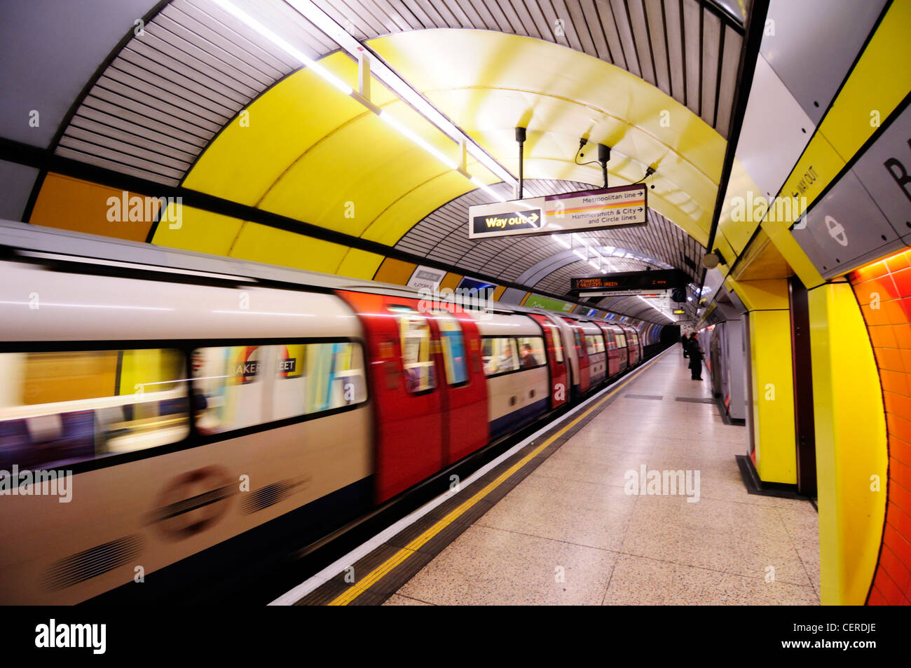 Baker street platform hi-res stock photography and images - Alamy