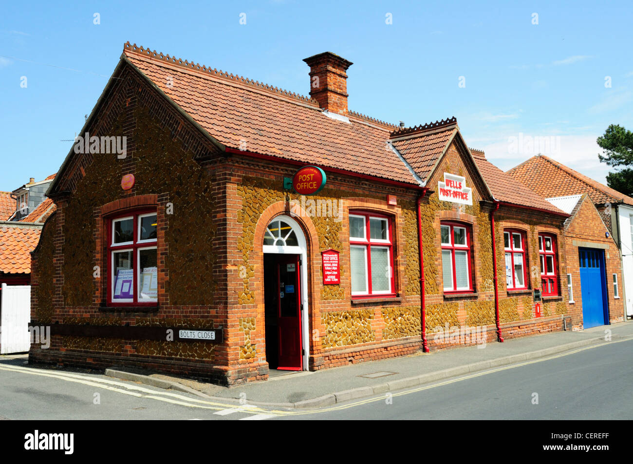 Red post office letter boxes uk hi-res stock photography and images - Alamy